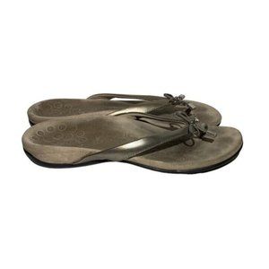 Vionic | Shoes | Vionic Bella Thong Sandals Women Size 7 Wide Gold ...